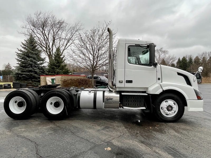 Volvo Day Cab Truck for Sale - Dump Truck